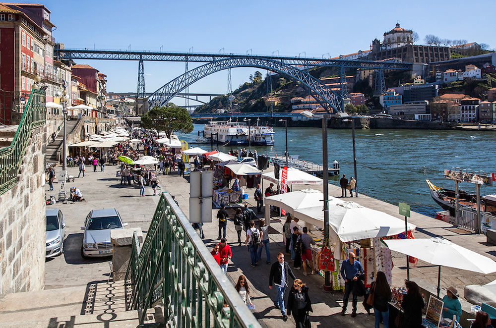 Ribeira Porto Invicta De Azul E Branco